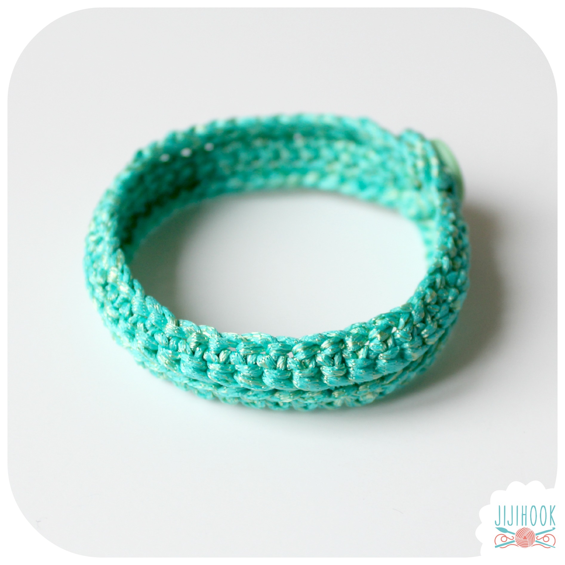 Un Bracelet en Mailles Serrées - Jiji Hook